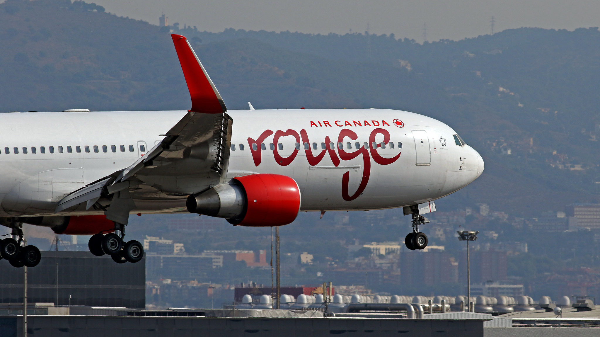 Air Canada Rouge prolonge la saison entre Marseille et Montréal | ACTU ...