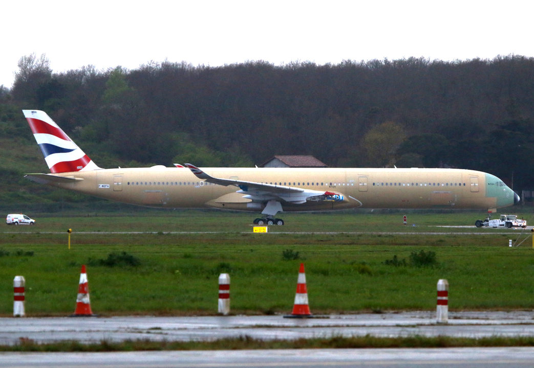 Photos des premiers A330neo Hi Fly et A350-1000 British Airways ...