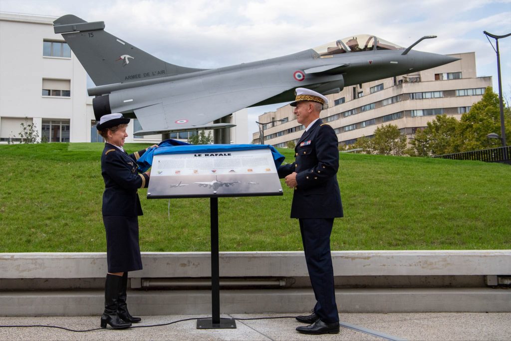 Stèle Rafale à Balard – ACTU AERO /// l'actualité aéronautique ...