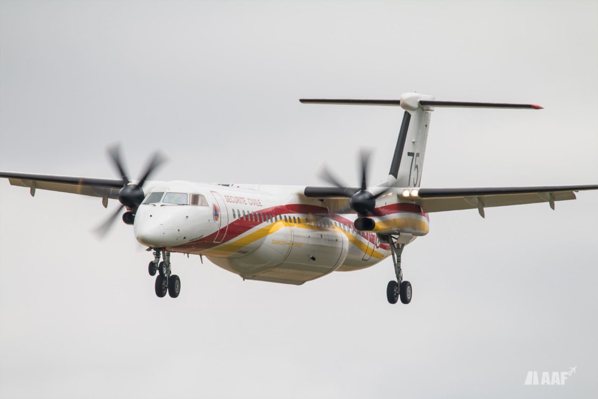 Avion bombardier d’eau Dash 8 / Q400MR de la sécurité civile à l ...