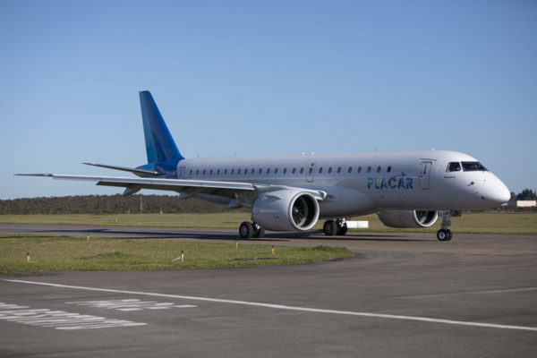 Embraer livre un E190-E2 pour des vols charters d’équipes de football ...
